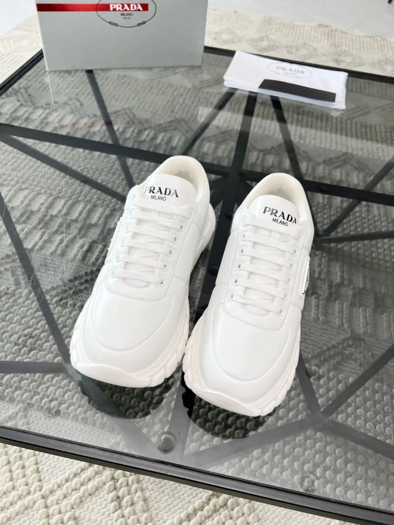 Accurate model Prada Low Shoes