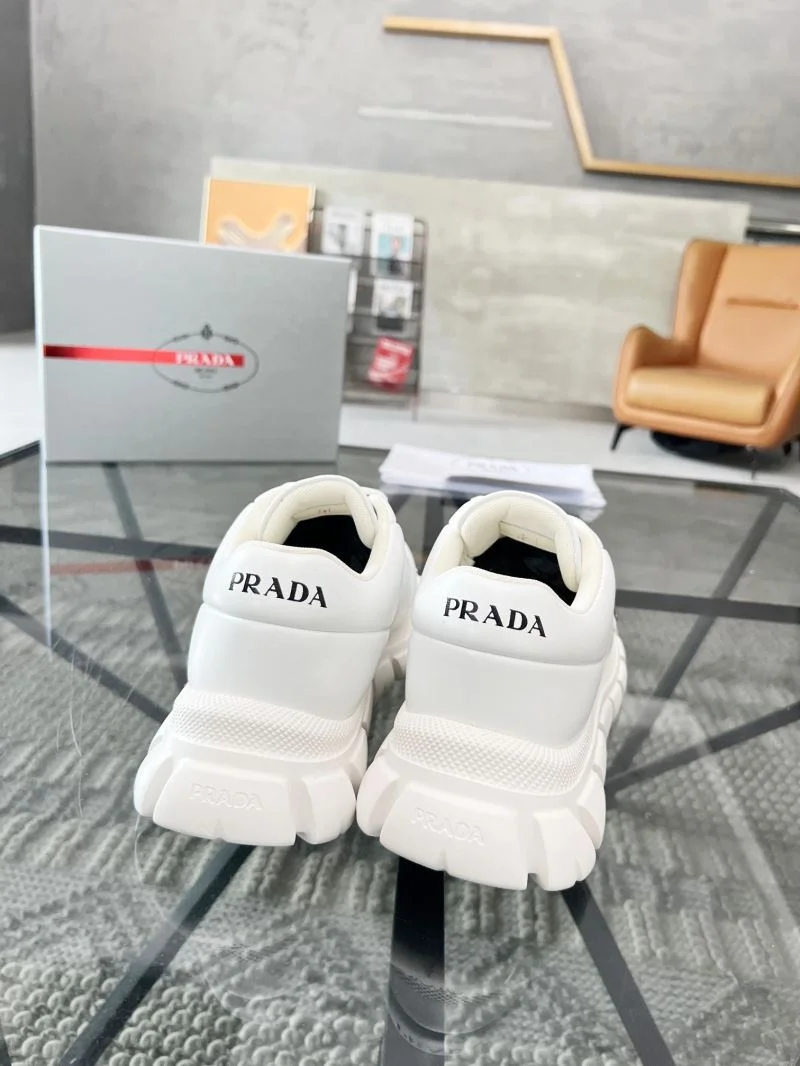 Accurate model Prada Low Shoes