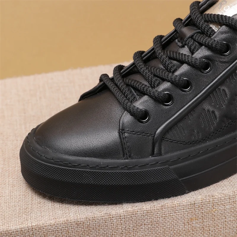 Exact replica Prada Low Shoes