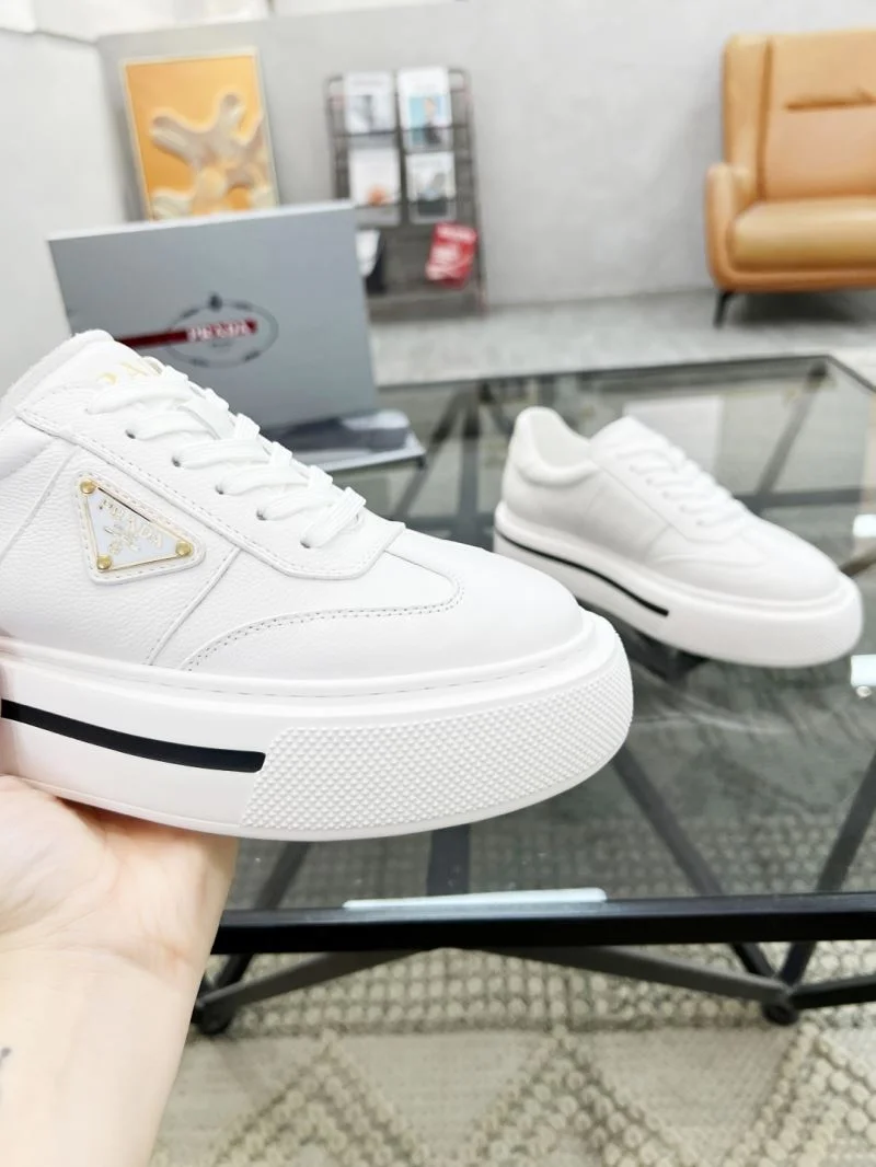 Top match Prada Low Shoes