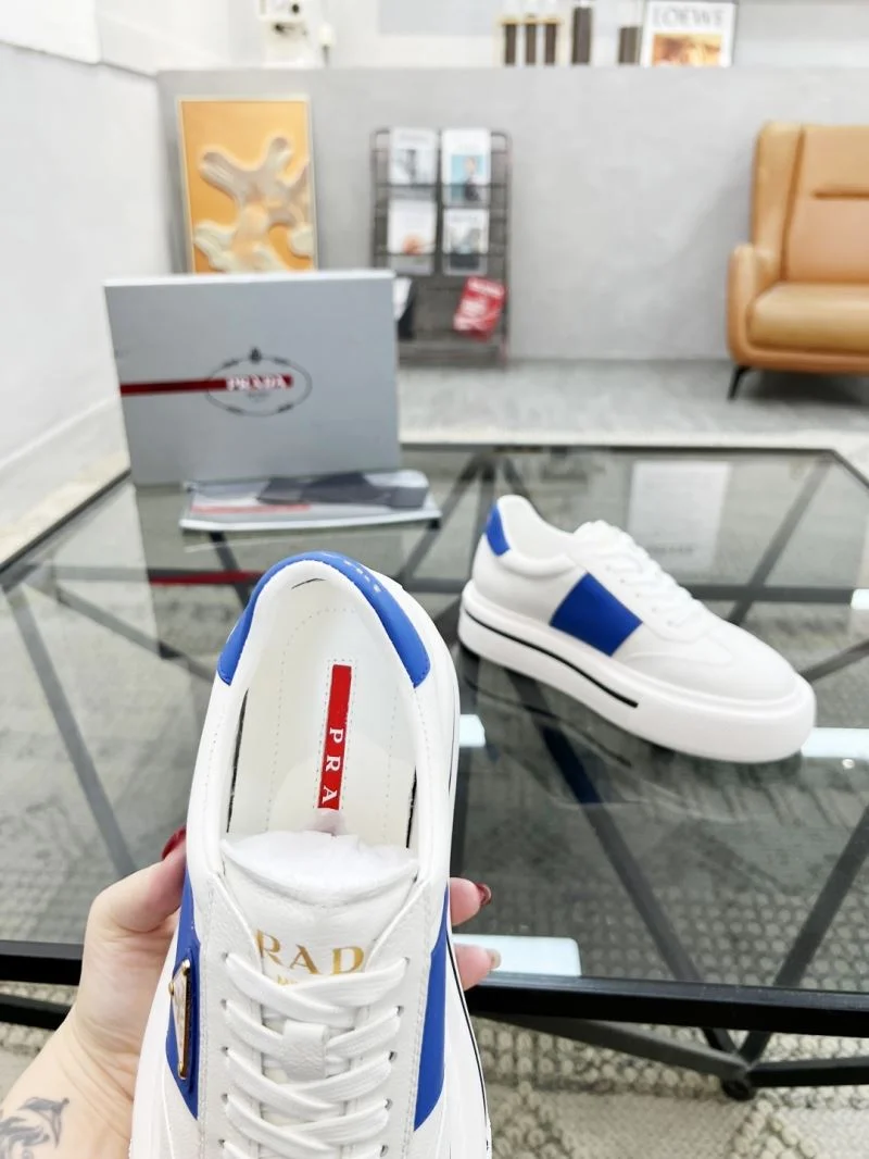 Top mirror Prada Low Shoes