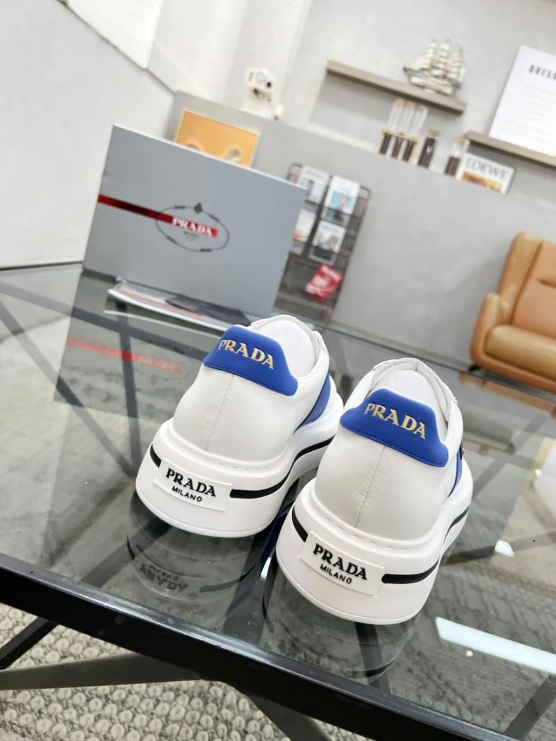 Top mirror Prada Low Shoes
