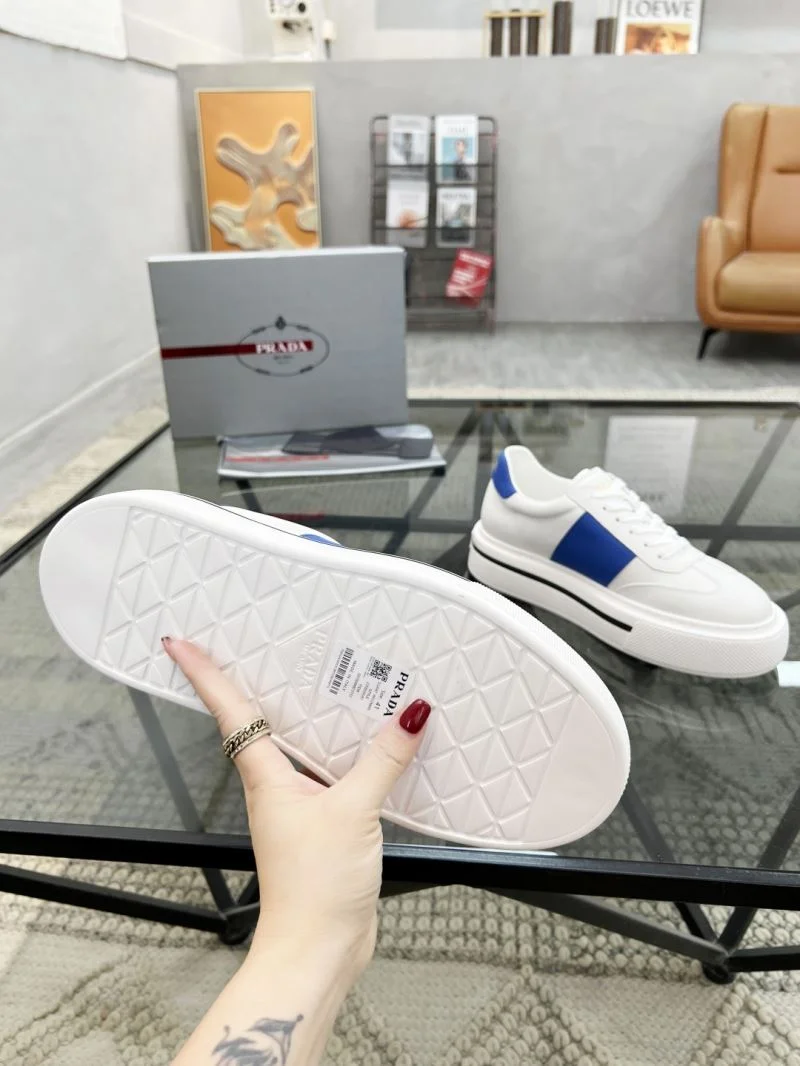 Top mirror Prada Low Shoes