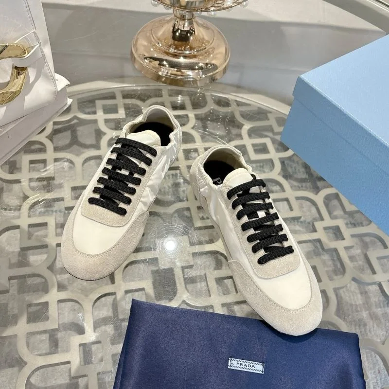 Top match Prada Low Shoes