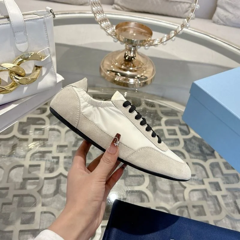 Top match Prada Low Shoes