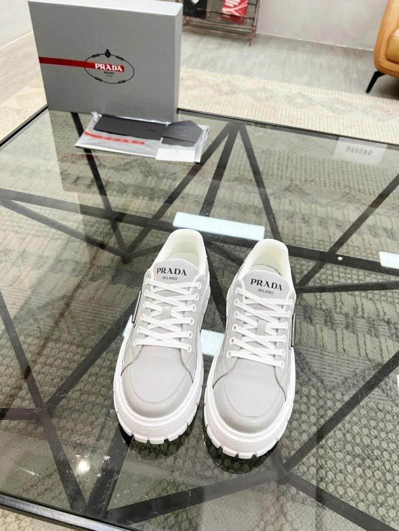 Top mirror Prada Low Shoes