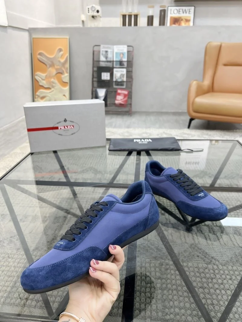 Accurate model Prada Low Shoes