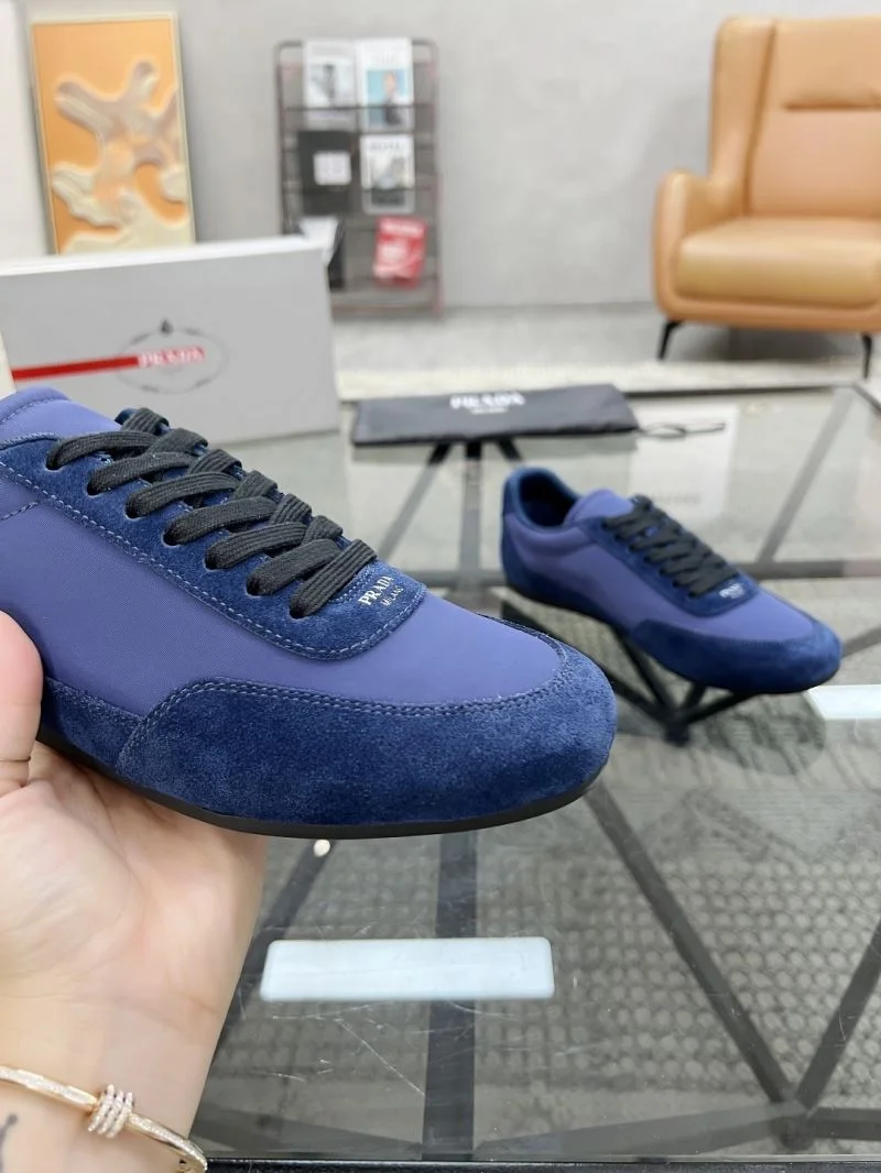 Accurate model Prada Low Shoes