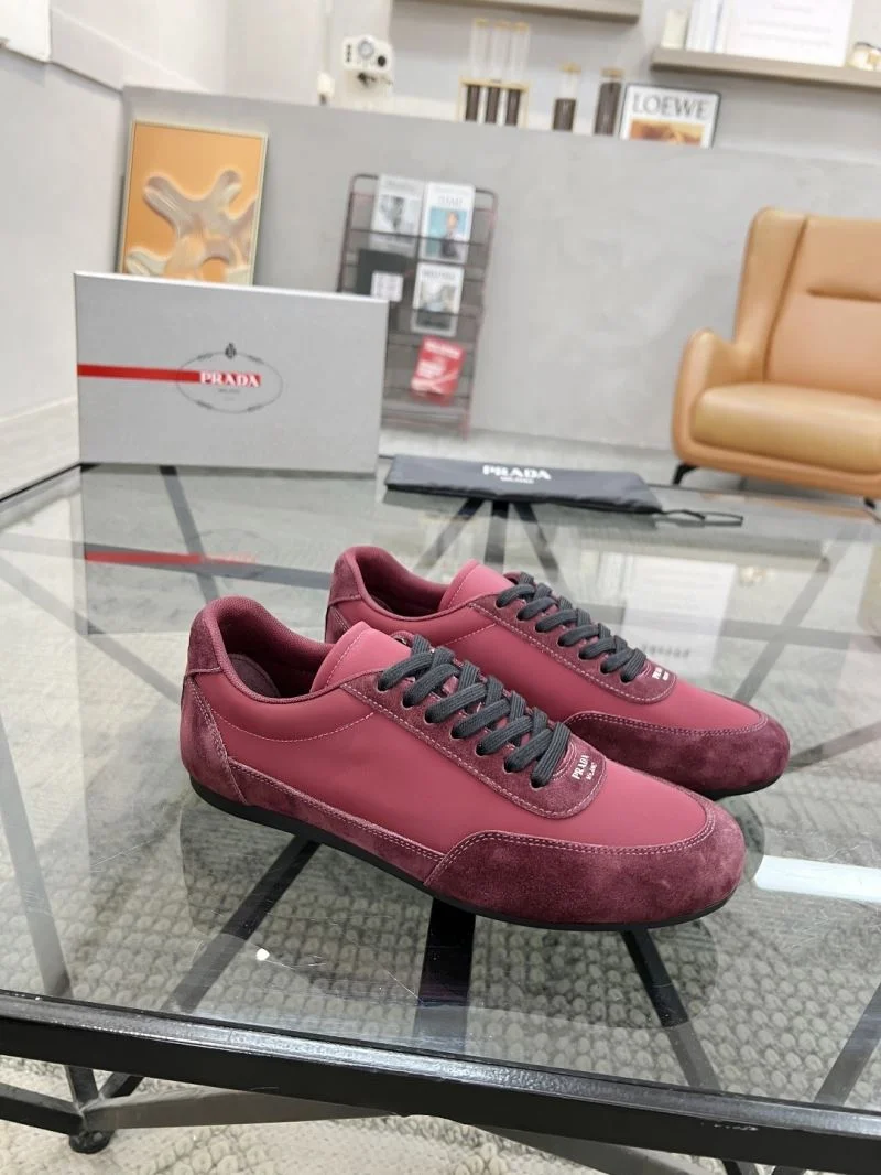 Accurate model Prada Low Shoes