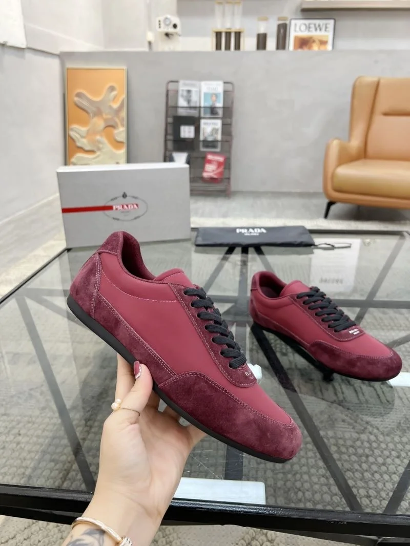 Accurate model Prada Low Shoes