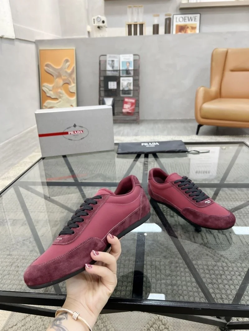 Accurate model Prada Low Shoes