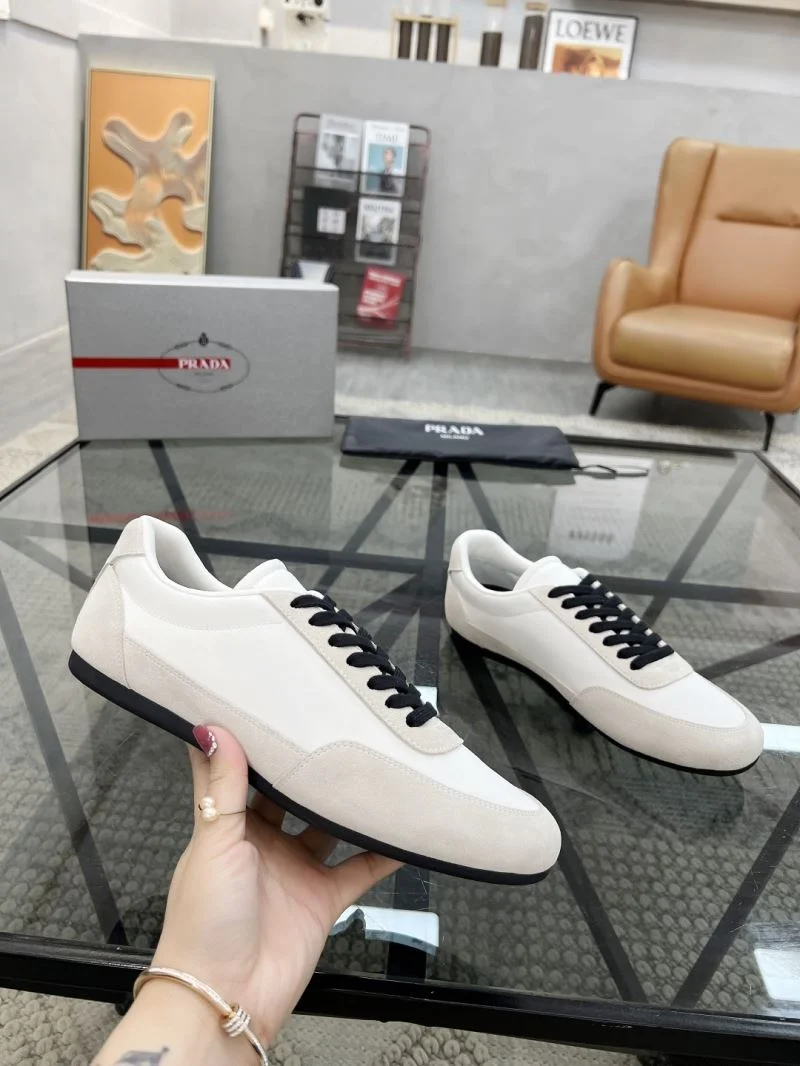 Accurate model Prada Low Shoes