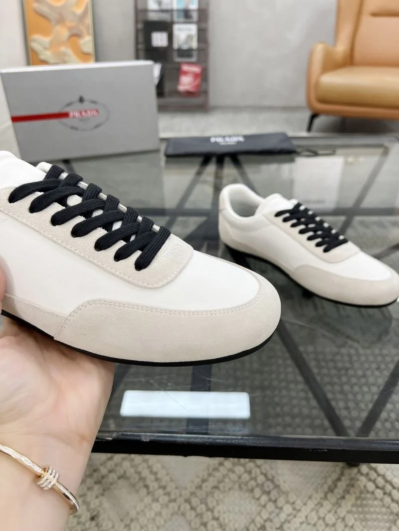 Accurate model Prada Low Shoes