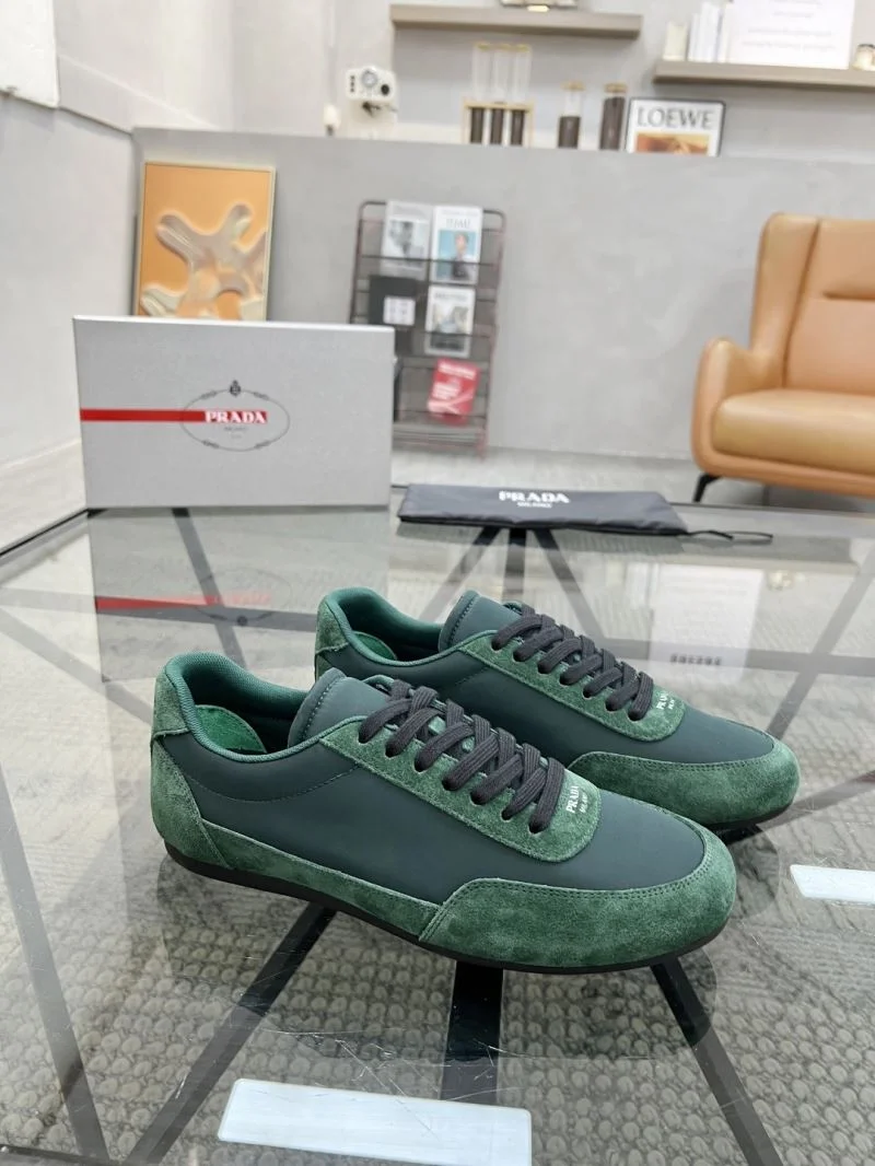 Accurate model Prada Low Shoes