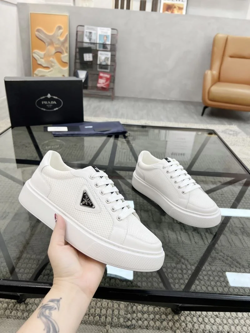 Top mirror Prada Low Shoes