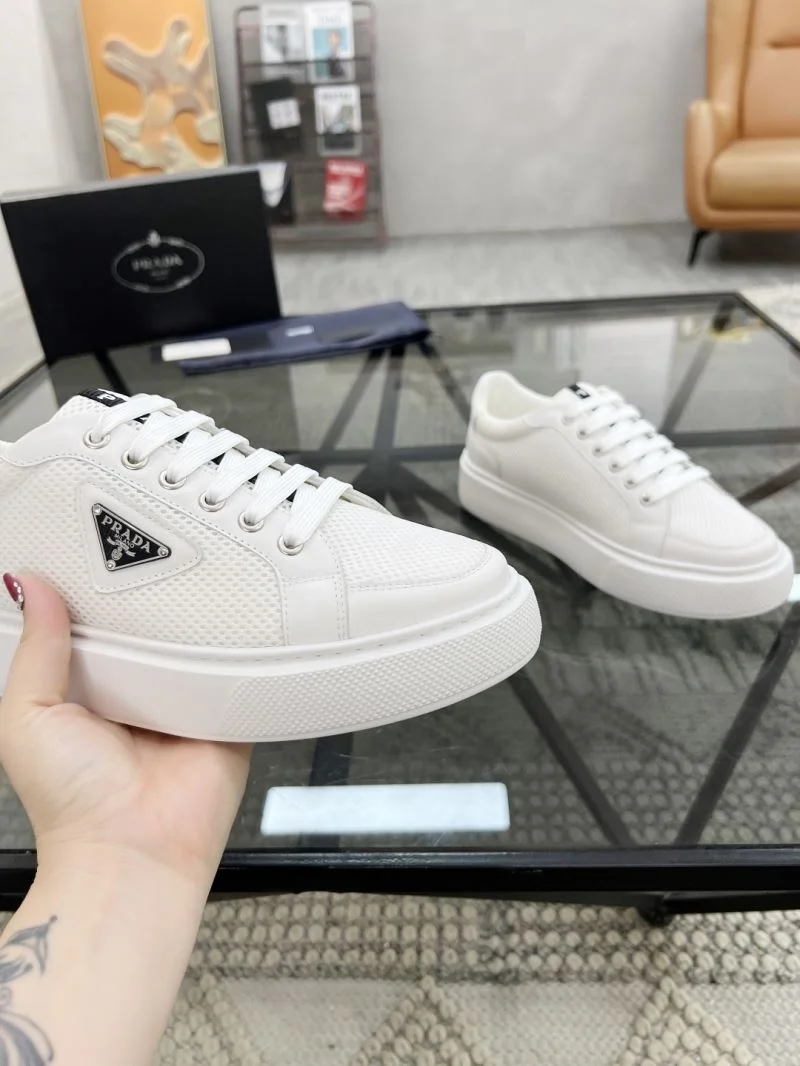 Top mirror Prada Low Shoes