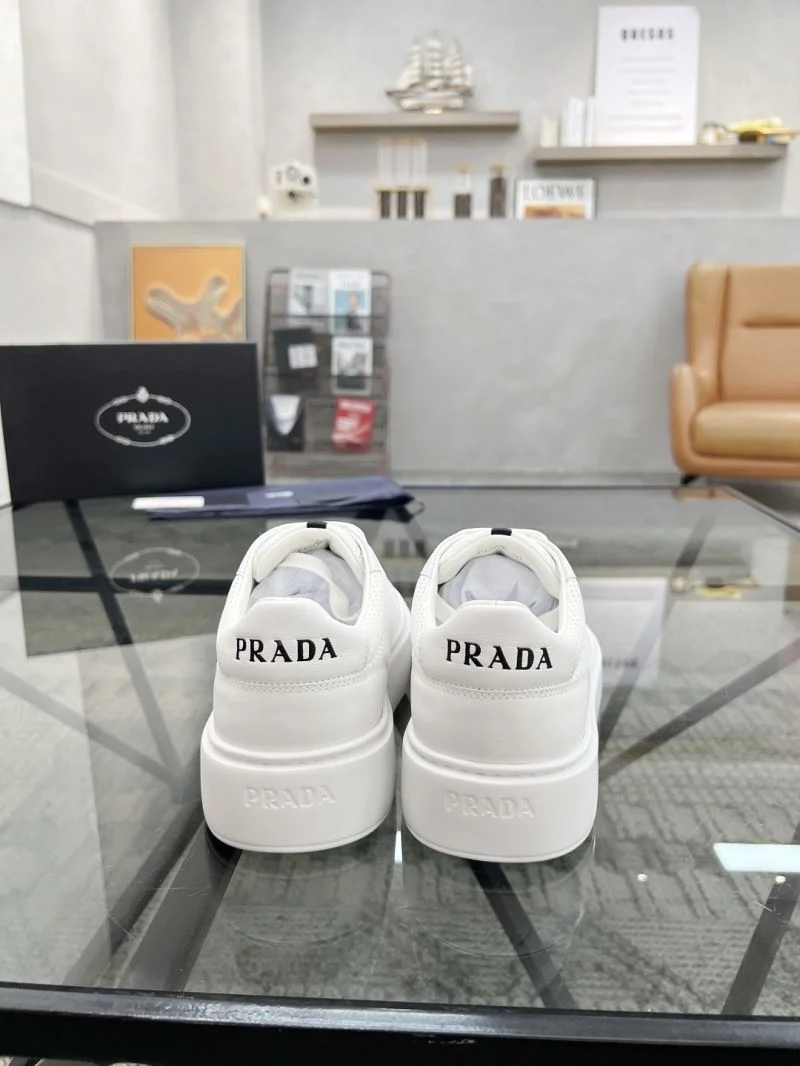 Top mirror Prada Low Shoes