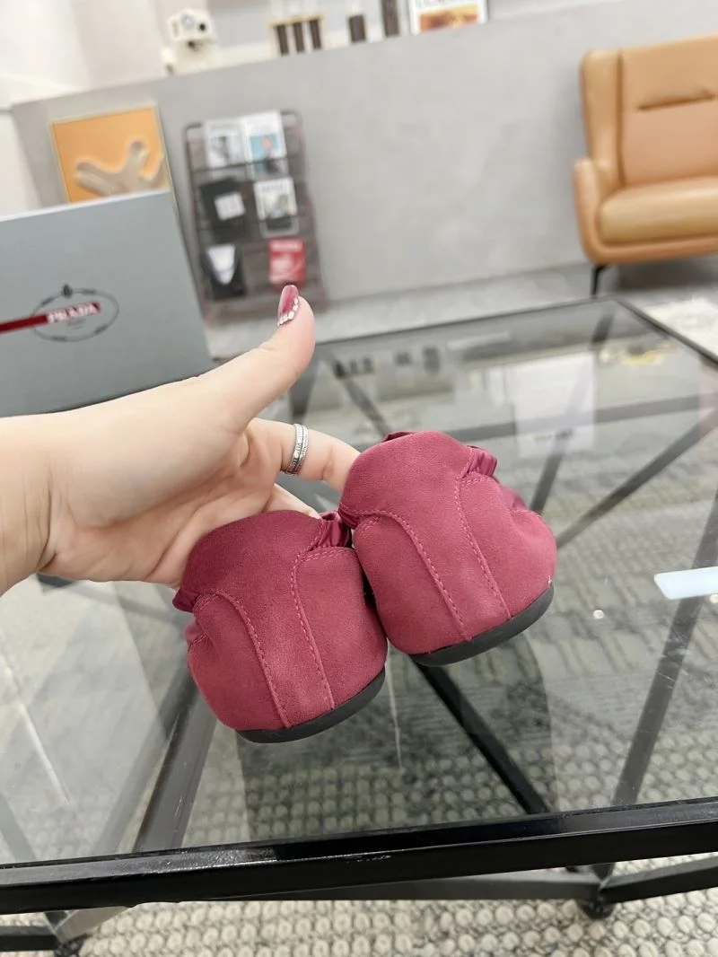 High fidelity Prada Low Shoes