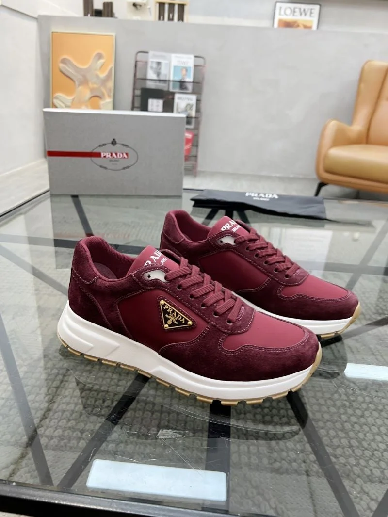 Accurate model Prada Low Shoes