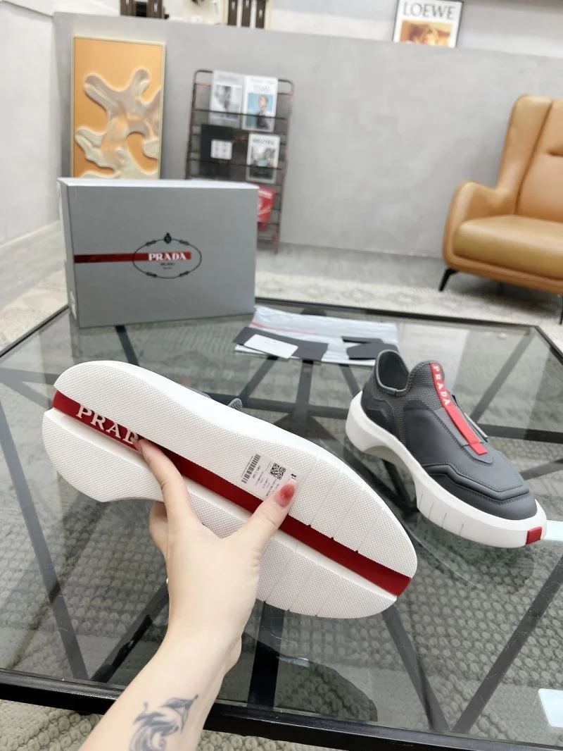 Top mirror Prada Low Shoes