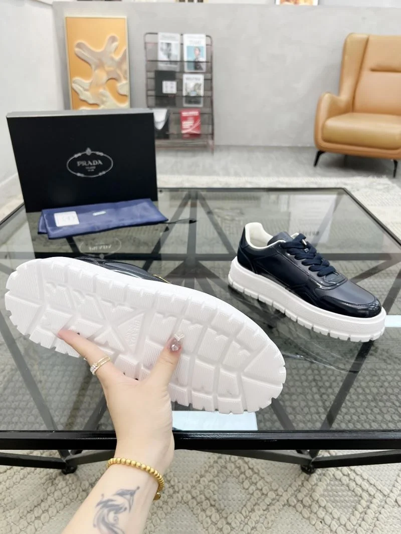 Top match Prada Low Shoes