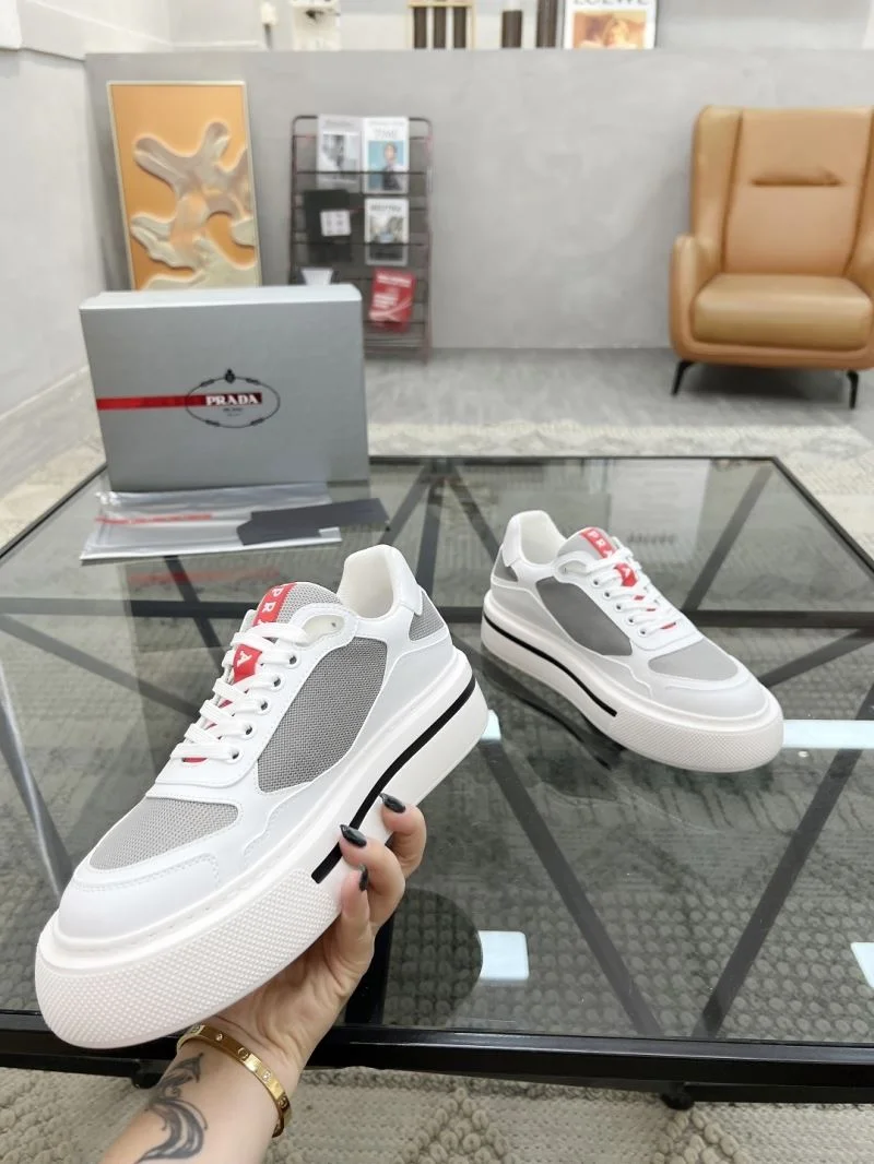 Accurate model Prada Low Shoes