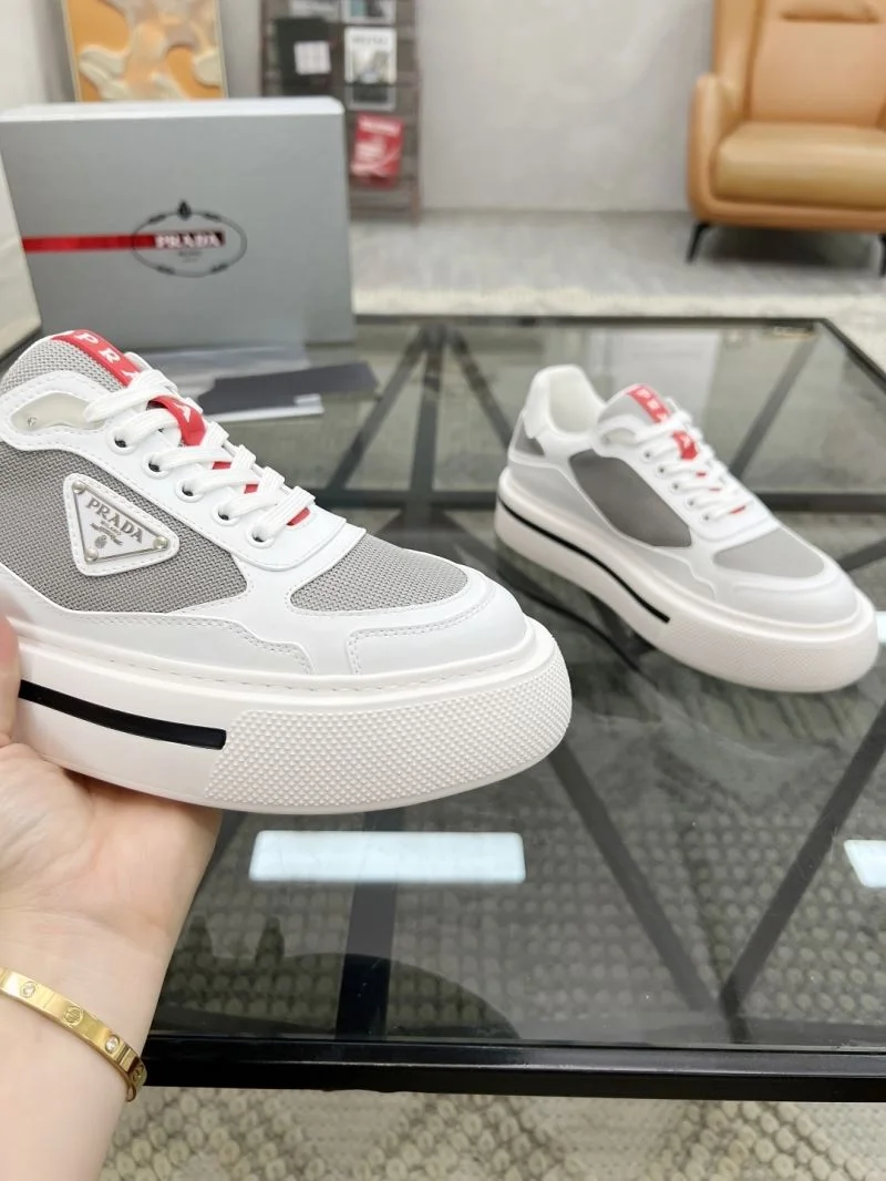 Accurate model Prada Low Shoes