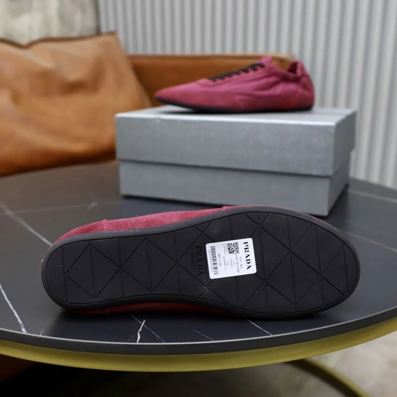 High fidelity Prada Low Shoes
