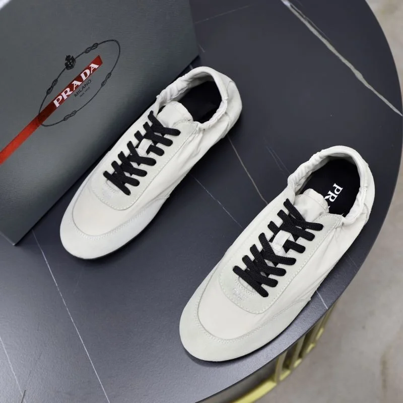 Top mirror Prada Low Shoes
