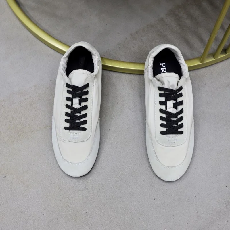 Top mirror Prada Low Shoes