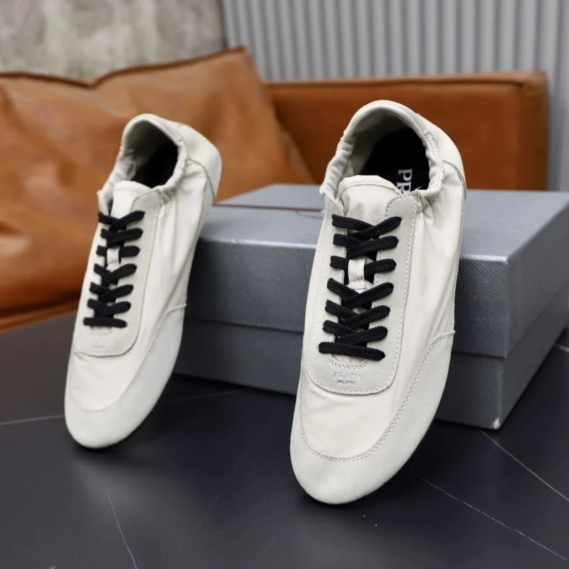Top mirror Prada Low Shoes