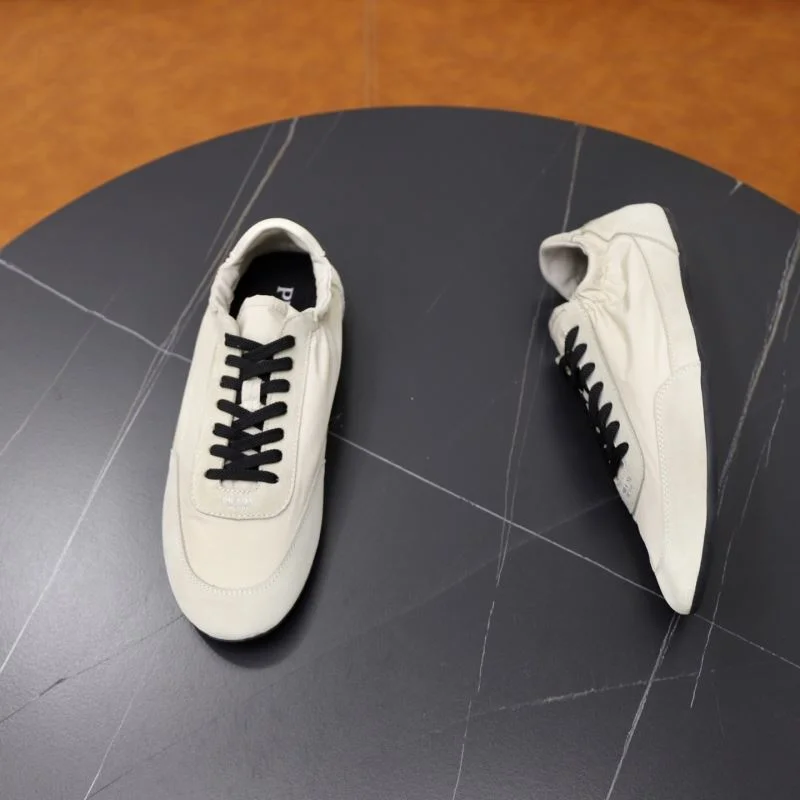 Top mirror Prada Low Shoes