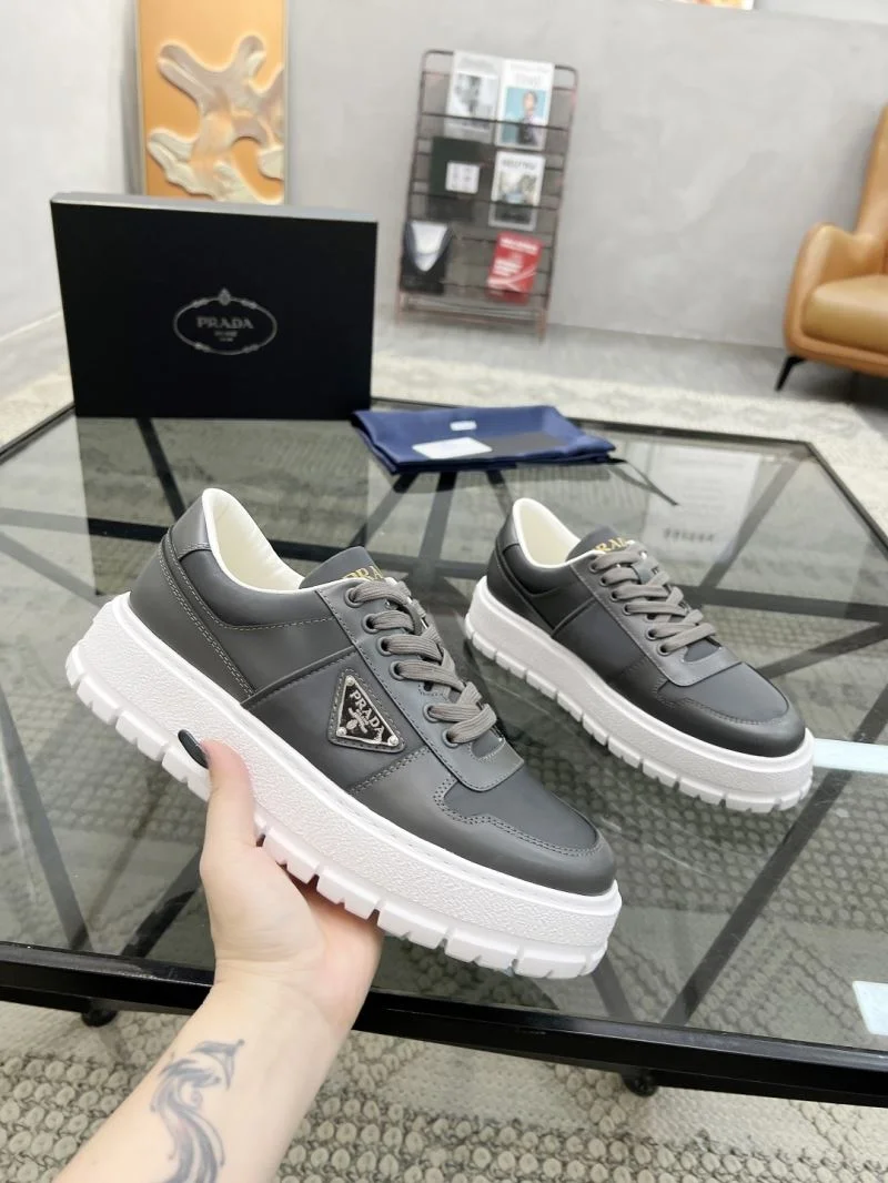 Exact replica Prada Low Shoes