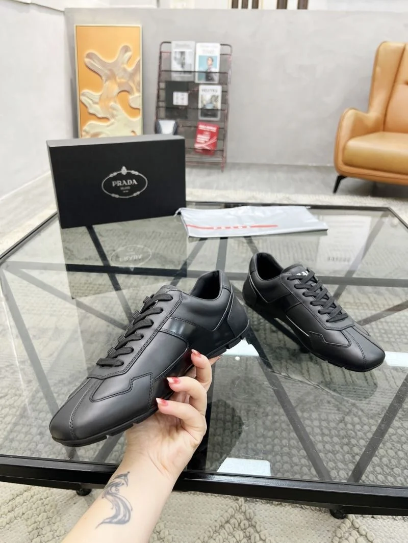 Accurate model Prada Low Shoes