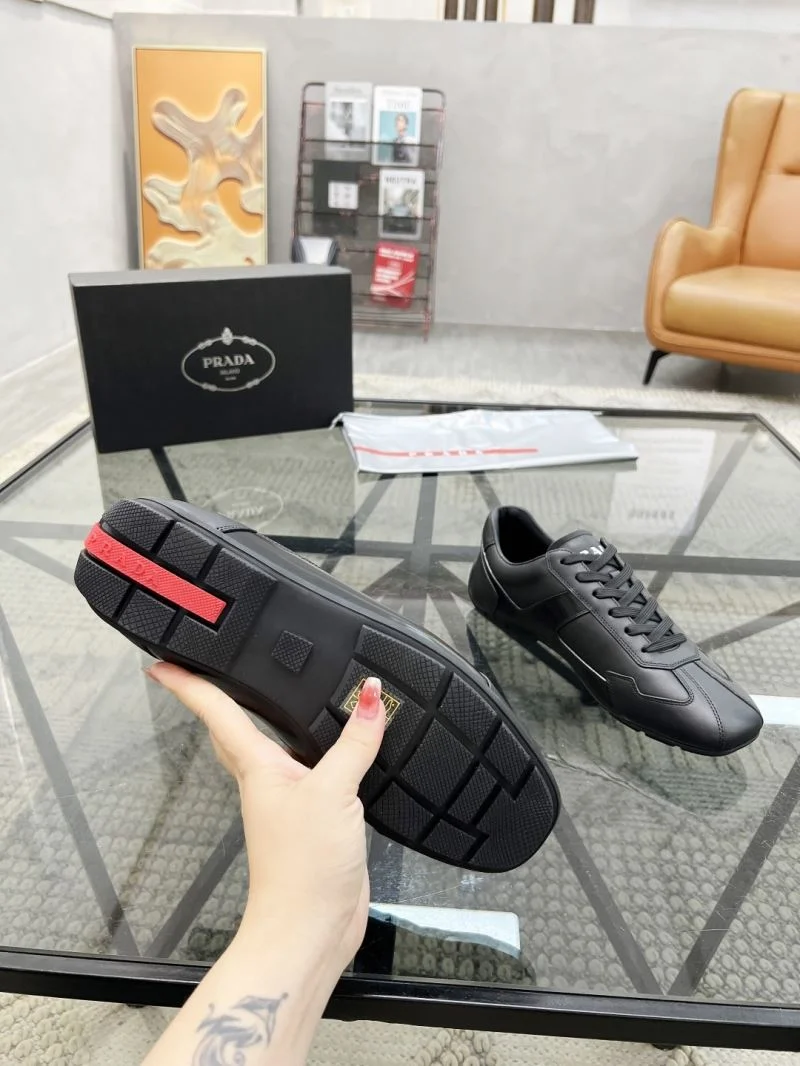 Accurate model Prada Low Shoes