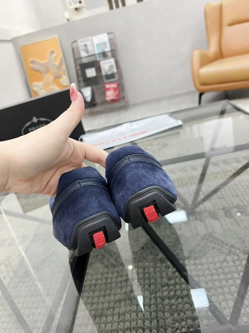 Top match Prada Low Shoes