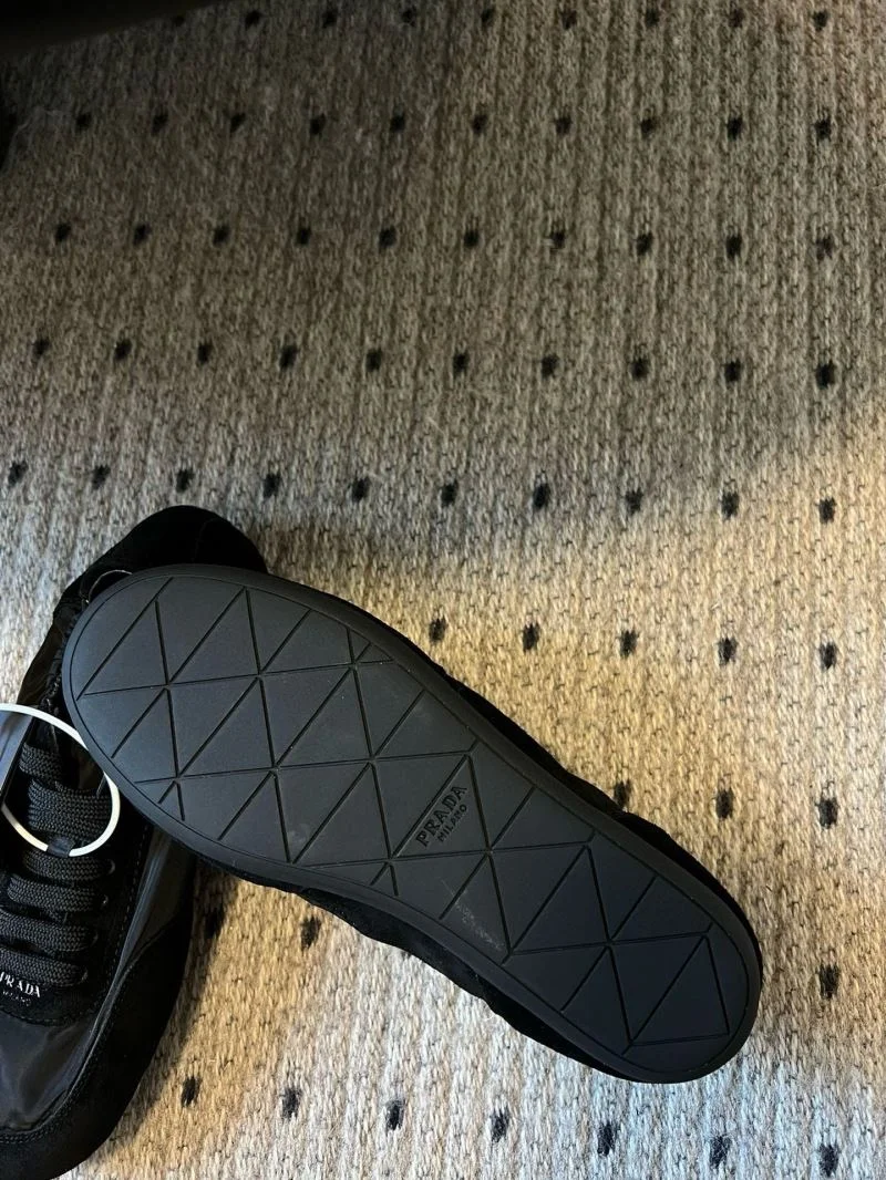 Exact replica Prada Low Shoes