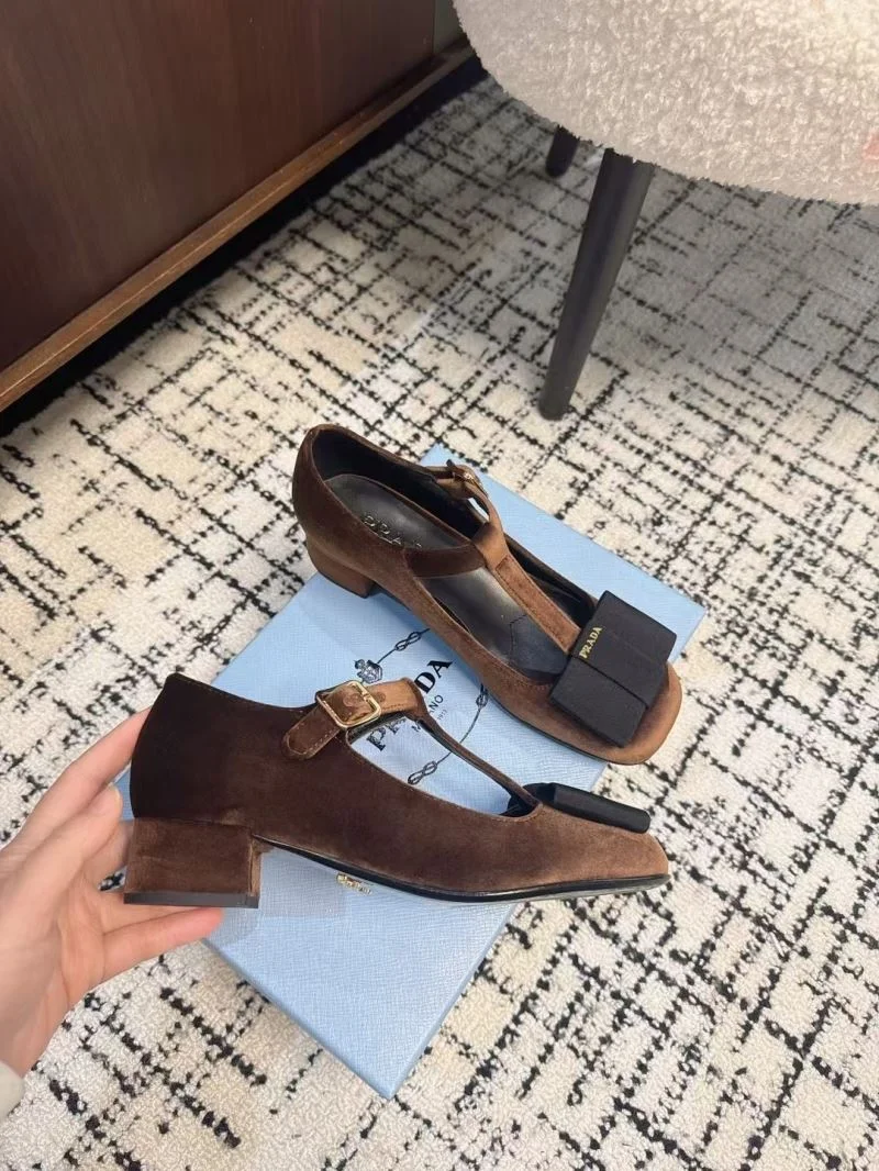 Mirror quality Prada Low Shoes