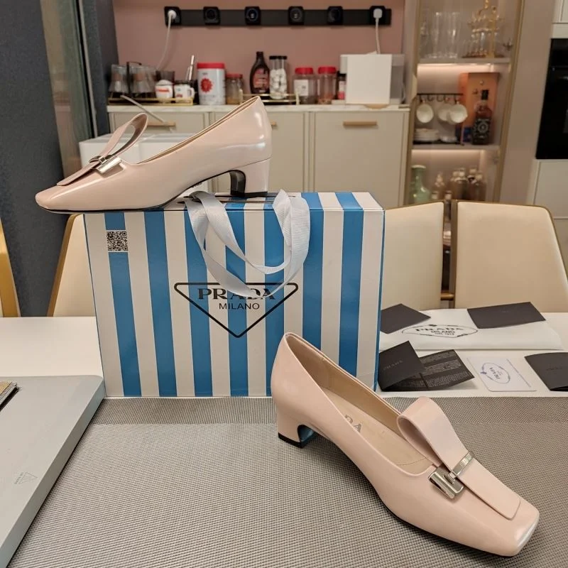 High fidelity Prada Low Shoes