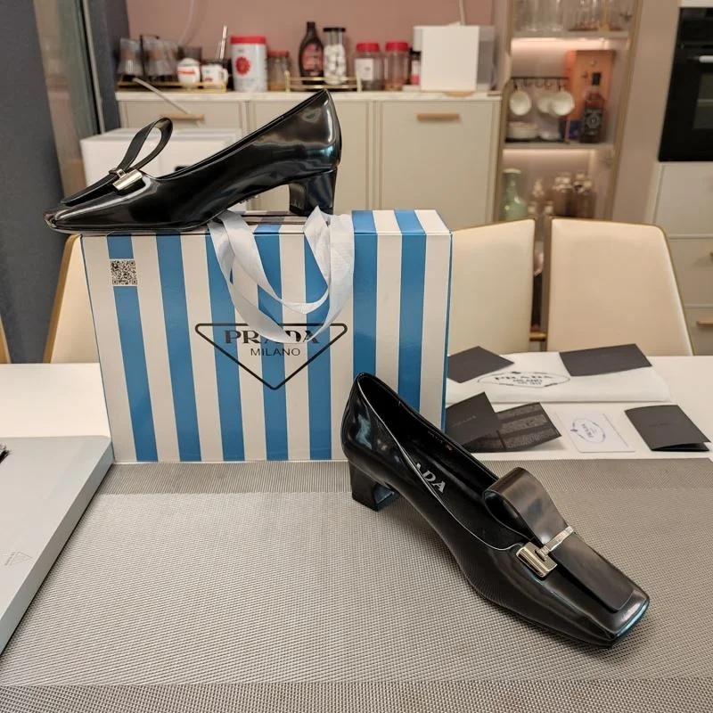 Cut-rate Prada Low Shoes