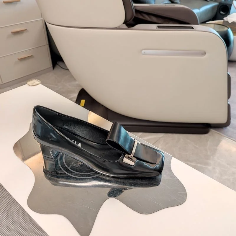 Cut-rate Prada Low Shoes