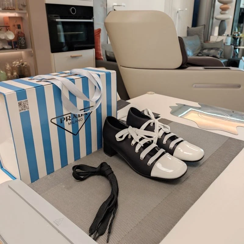 High fidelity Prada Low Shoes