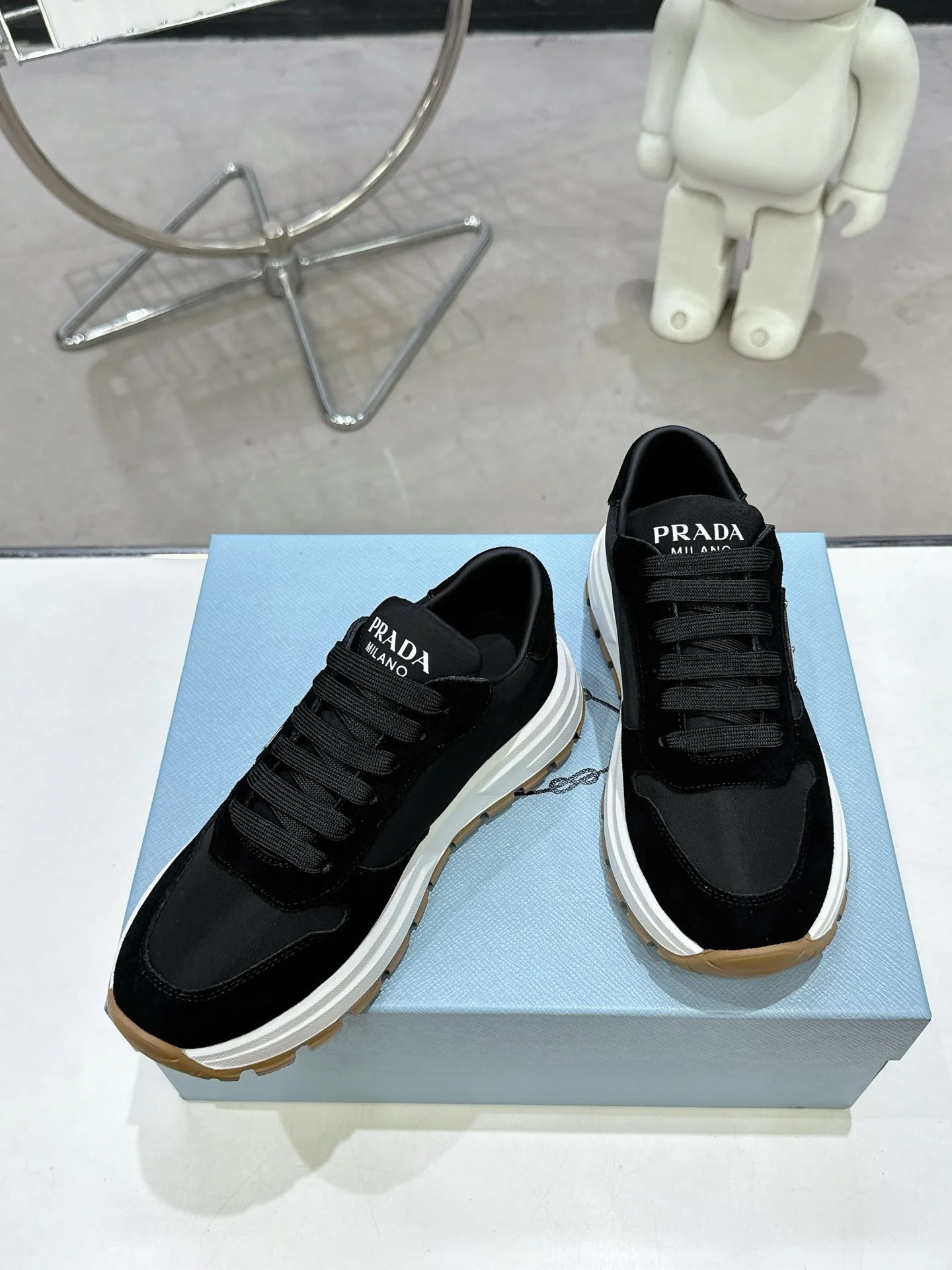 Accurate model Prada Low Shoes