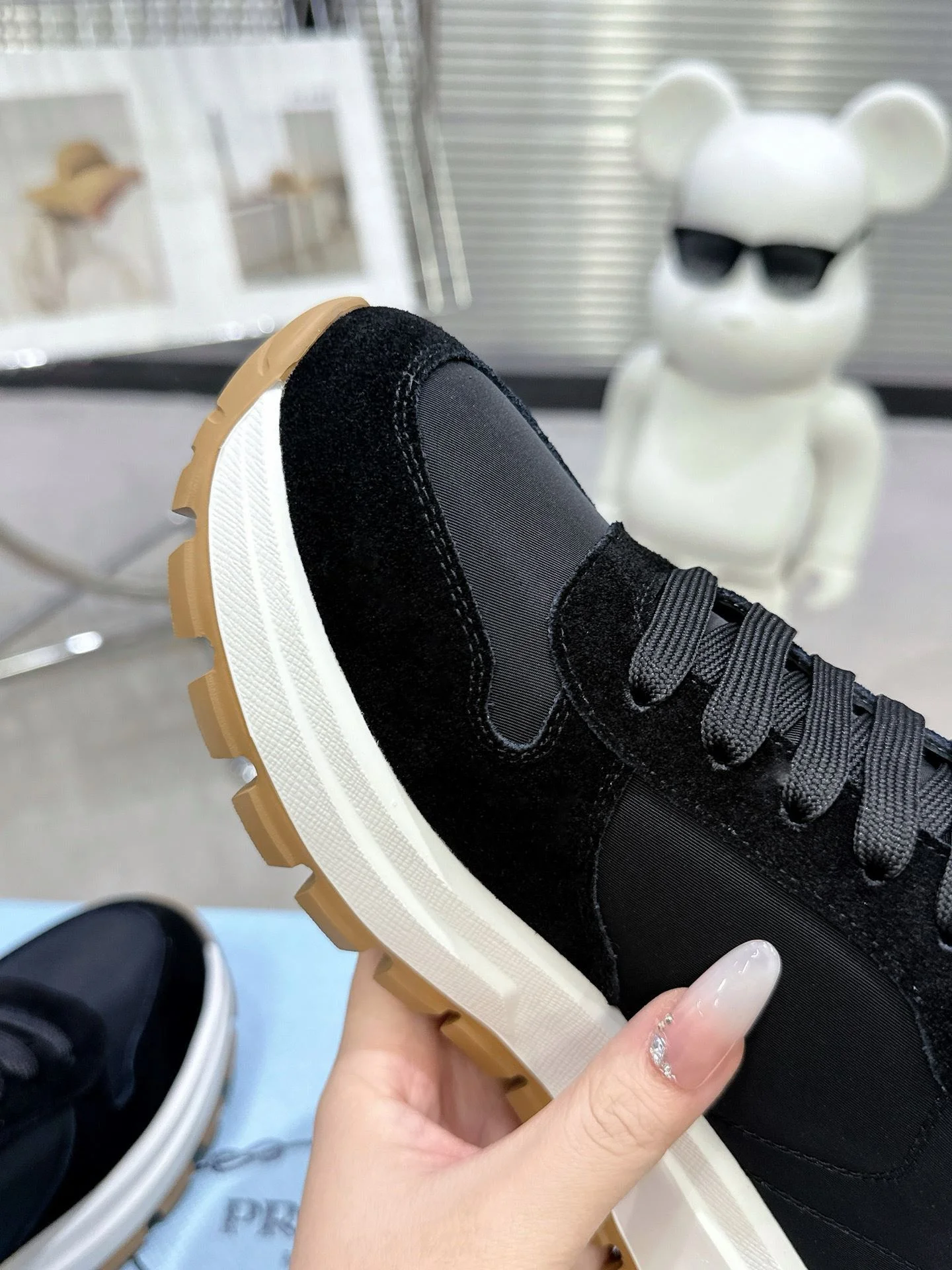 Accurate model Prada Low Shoes