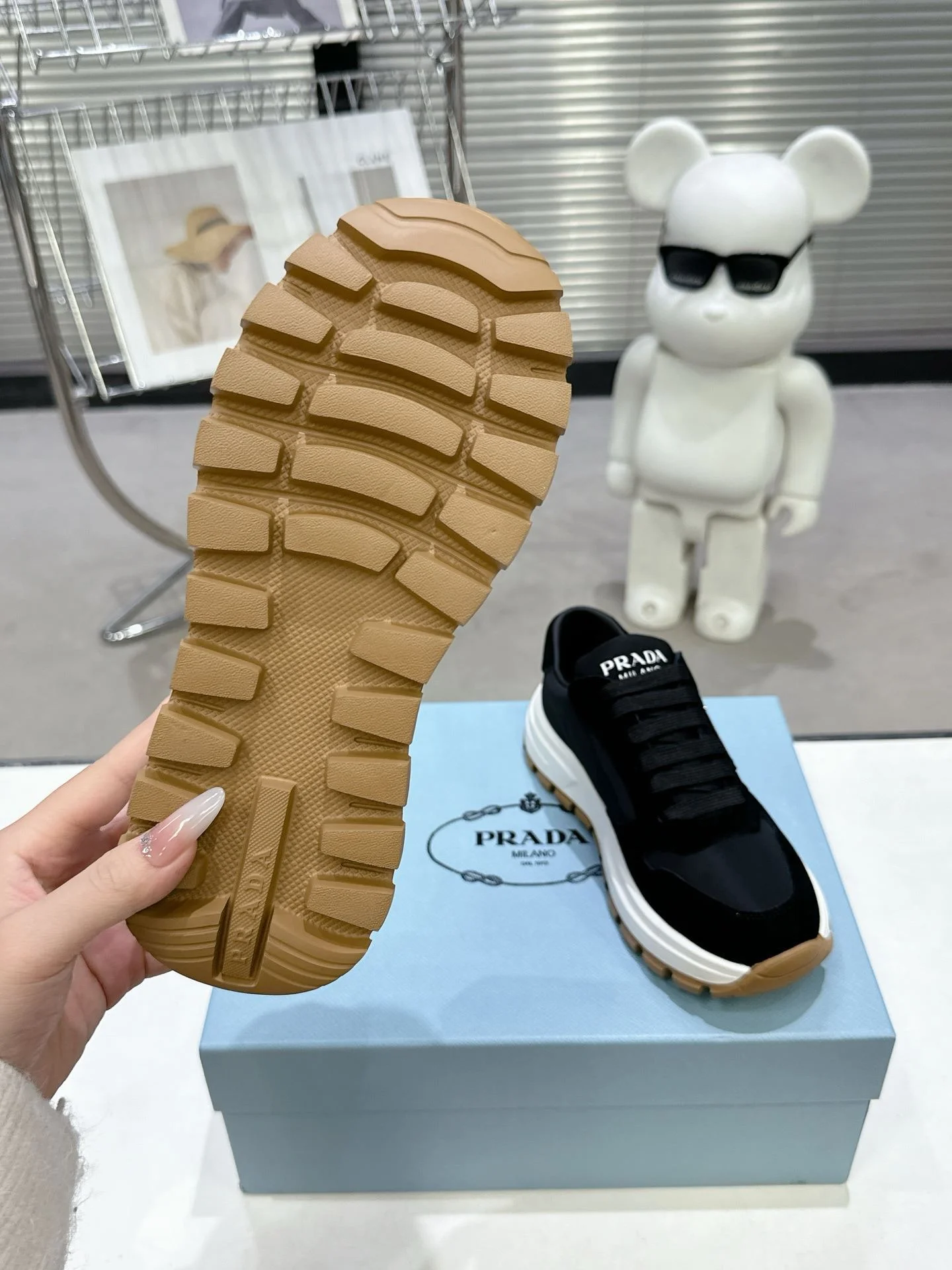 Accurate model Prada Low Shoes