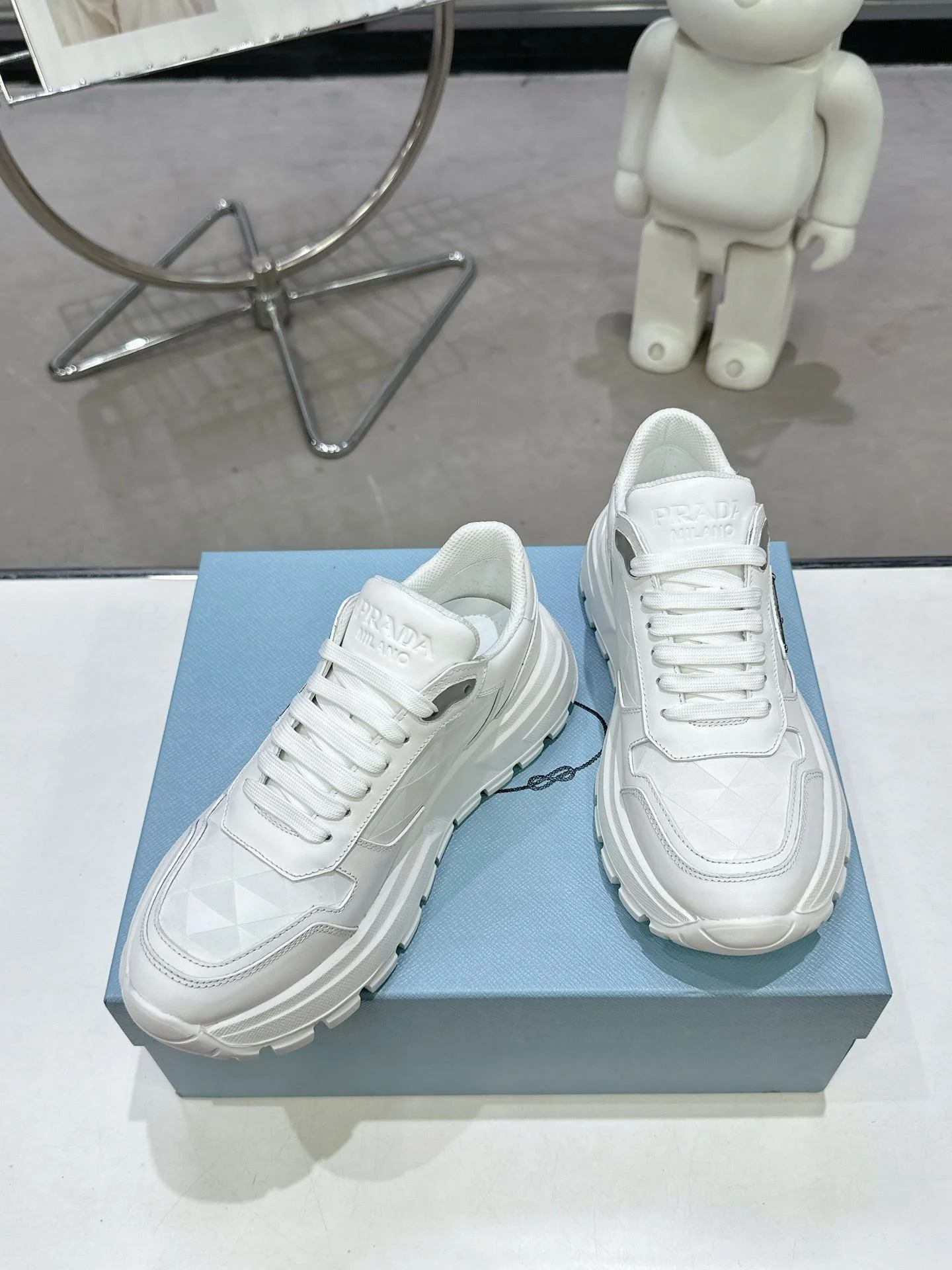 Top mirror Prada Low Shoes