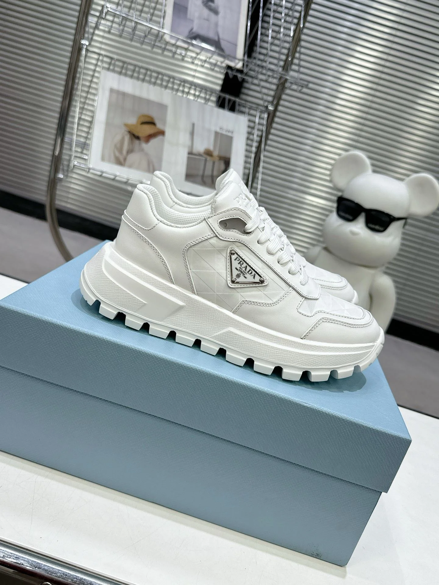 Top mirror Prada Low Shoes