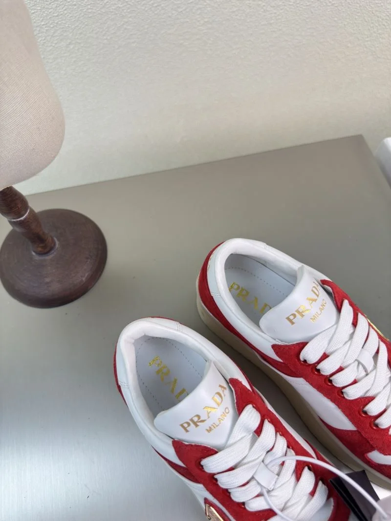 Top mirror Prada Low Shoes