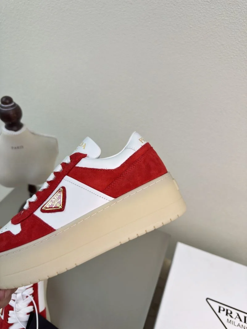 Top mirror Prada Low Shoes
