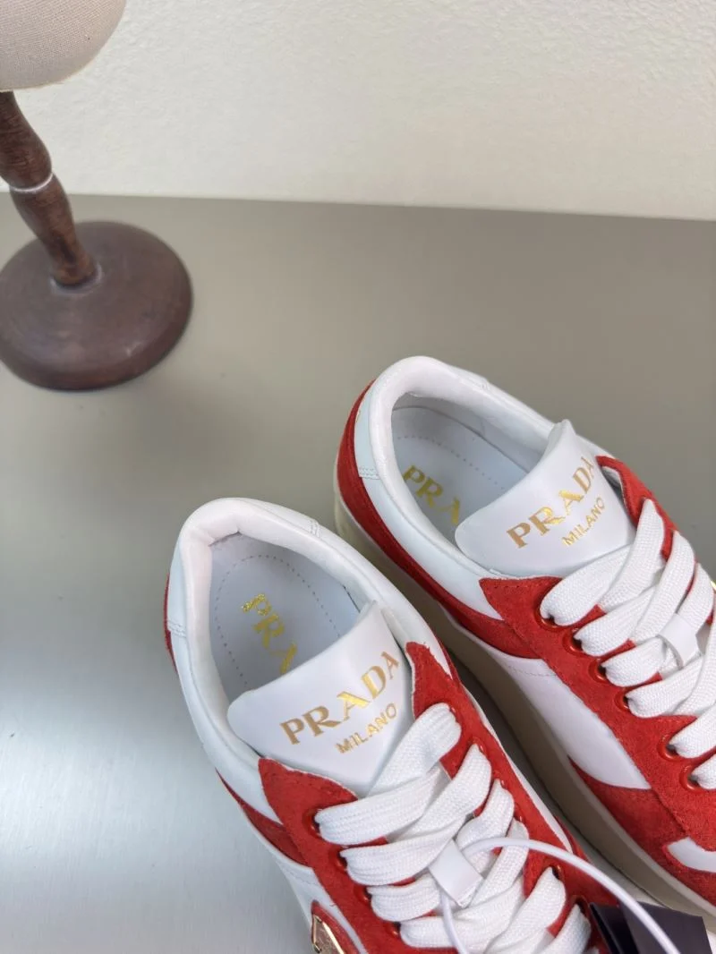 Top mirror Prada Low Shoes